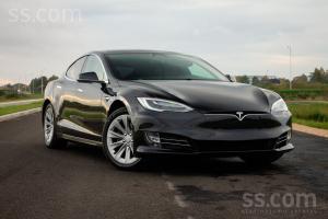 Black Tesla Model S 2018 in Jelgava, with an engine capacity of 0.00 L and mileage of 219 thousand km for 18500 €, photo 1 on AUTOMOTO.COM.LV