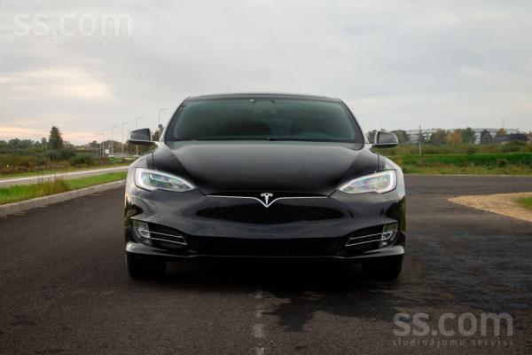 Melns Tesla Model S 2018 Jelgava, ar dzinēja tilpumu 0.00 L un nobraukumu 219 tūkst. km par 18500 €, foto 3 vietnē AUTOMOTO.COM.LV