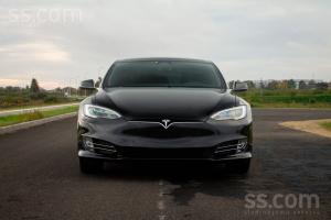 Melns Tesla Model S 2018 Jelgava, ar dzinēja tilpumu 0.00 L un nobraukumu 219 tūkst. km par 18500 €, foto 3 vietnē AUTOMOTO.COM.LV