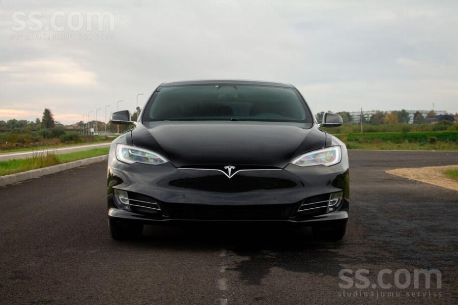 Melns Tesla Model S 2018 Jelgava, ar dzinēja tilpumu 0.00 L un nobraukumu 219 tūkst. km par 18500 €, foto 3 vietnē AUTOMOTO.COM.LV