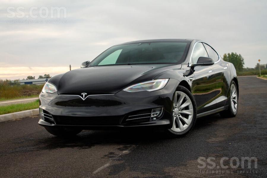 Melns Tesla Model S 2018 Jelgava, ar dzinēja tilpumu 0.00 L un nobraukumu 219 tūkst. km par 18500 €, foto 4 vietnē AUTOMOTO.COM.LV