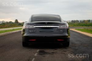 Melns Tesla Model S 2018 Jelgava, ar dzinēja tilpumu 0.00 L un nobraukumu 219 tūkst. km par 18500 €, foto 6 vietnē AUTOMOTO.COM.LV