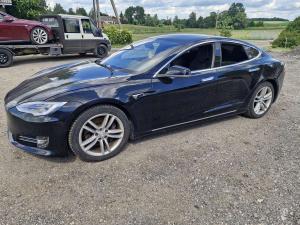 Black Tesla Model S 2019 in Marijampole, with an engine capacity of 0.00 L and mileage of 470 thousand km for 9900 €, photo 13 on AUTOMOTO.COM.LV