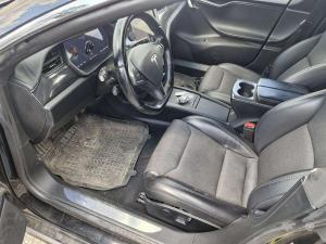 Black Tesla Model S 2019 in Marijampole, with an engine capacity of 0.00 L and mileage of 470 thousand km for 9900 €, photo 18 on AUTOMOTO.COM.LV