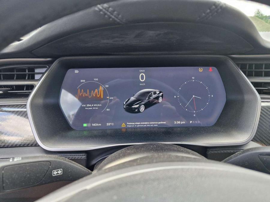 Black Tesla Model S 2019 in Marijampole, with an engine capacity of 0.00 L and mileage of 470 thousand km for 9900 €, photo 19 on AUTOMOTO.COM.LV
