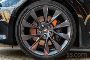 Black Tesla Model S 2020 in Riga, with an engine capacity of 0.00 L and mileage of 98 thousand km for 33500 €, photo 7 on AUTOMOTO.COM.LV