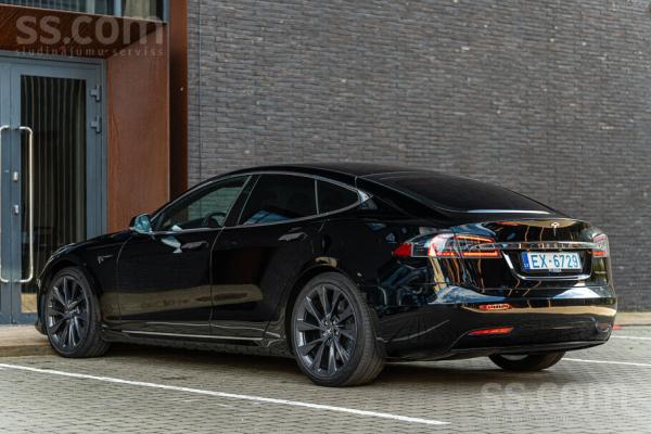 Melns Tesla Model S 2020 Rīga, ar dzinēja tilpumu 0.00 L un nobraukumu 98 tūkst. km par 33500 €, foto 7 vietnē AUTOMOTO.COM.LV