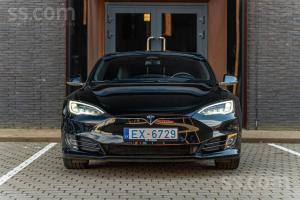Black Tesla Model S 2020 in Riga, with an engine capacity of 0.00 L and mileage of 98 thousand km for 33500 €, photo 10 on AUTOMOTO.COM.LV