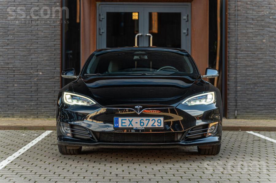 Black Tesla Model S 2020 in Riga, with an engine capacity of 0.00 L and mileage of 98 thousand km for 33500 €, photo 10 on AUTOMOTO.COM.LV