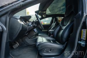 Black Tesla Model S 2020 in Riga, with an engine capacity of 0.00 L and mileage of 98 thousand km for 33500 €, photo 15 on AUTOMOTO.COM.LV