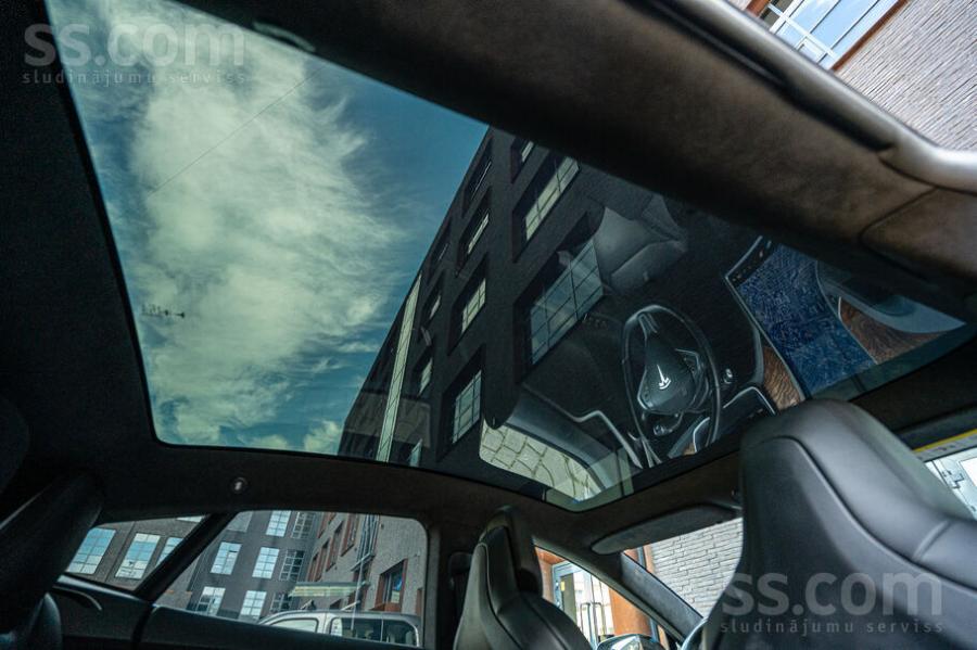 Black Tesla Model S 2020 in Riga, with an engine capacity of 0.00 L and mileage of 98 thousand km for 33500 €, photo 20 on AUTOMOTO.COM.LV