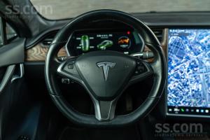 Black Tesla Model S 2020 in Riga, with an engine capacity of 0.00 L and mileage of 98 thousand km for 33500 €, photo 25 on AUTOMOTO.COM.LV