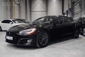 Black Tesla Model S 2020 in Riga, with an engine capacity of 0.00 L and mileage of 159 thousand km for 33790 €, photo 3 on AUTOMOTO.COM.LV