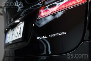 Black Tesla Model S 2020 in Riga, with an engine capacity of 0.00 L and mileage of 159 thousand km for 33790 €, photo 6 on AUTOMOTO.COM.LV
