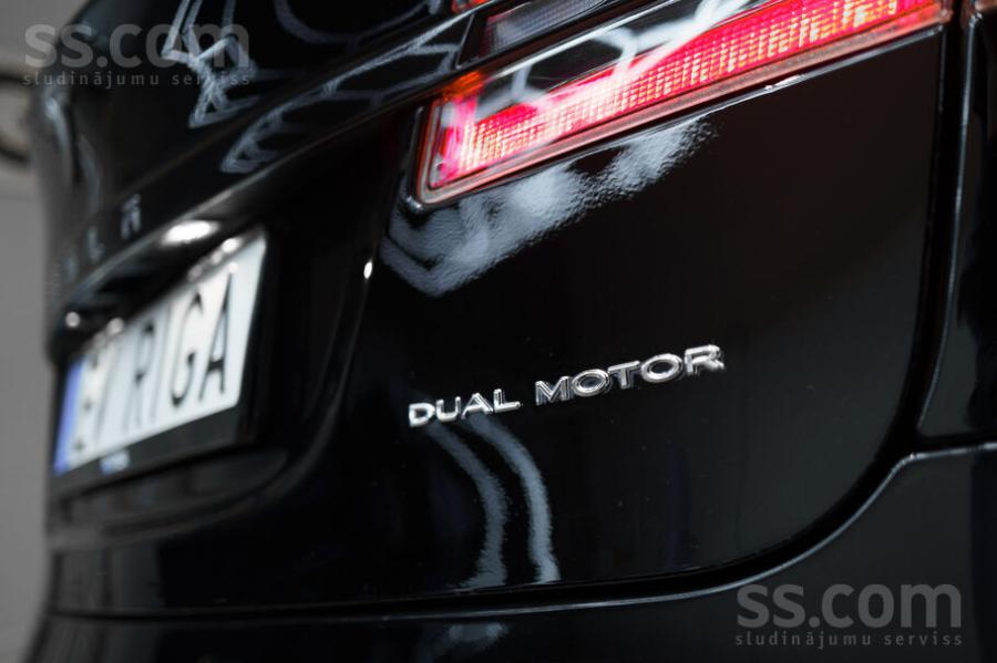 Black Tesla Model S 2020 in Riga, with an engine capacity of 0.00 L and mileage of 159 thousand km for 33790 €, photo 6 on AUTOMOTO.COM.LV