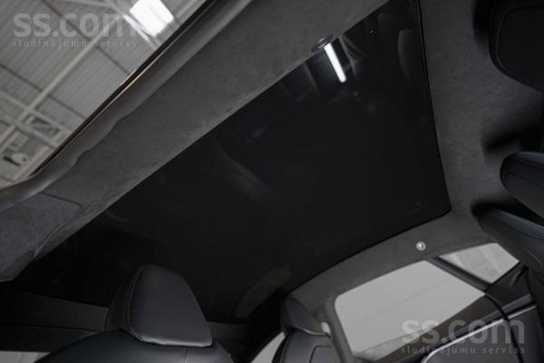 Черный Тесла Модель С 2020 в Рига, объемом двигателя 0.00 л и пробегом 159 тыс. км за 33790 €, фото 7 на AUTOMOTO.COM.LV