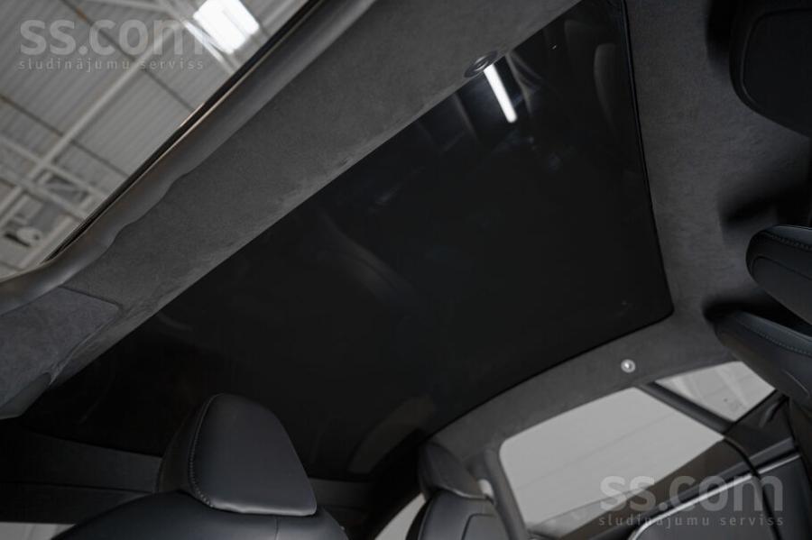 Black Tesla Model S 2020 in Riga, with an engine capacity of 0.00 L and mileage of 159 thousand km for 33790 €, photo 8 on AUTOMOTO.COM.LV
