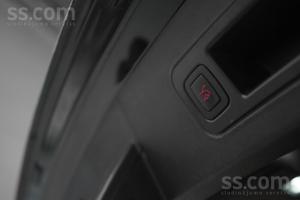 Black Tesla Model S 2020 in Riga, with an engine capacity of 0.00 L and mileage of 159 thousand km for 33790 €, photo 9 on AUTOMOTO.COM.LV