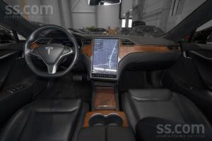 Black Tesla Model S 2020 in Riga, with an engine capacity of 0.00 L and mileage of 159 thousand km for 33790 €, photo 10 on AUTOMOTO.COM.LV