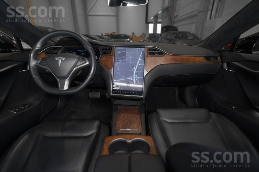 Black Tesla Model S 2020 in Riga, with an engine capacity of 0.00 L and mileage of 159 thousand km for 33790 €, photo 10 on AUTOMOTO.COM.LV