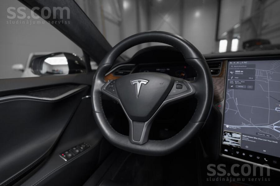 Black Tesla Model S 2020 in Riga, with an engine capacity of 0.00 L and mileage of 159 thousand km for 33790 €, photo 16 on AUTOMOTO.COM.LV