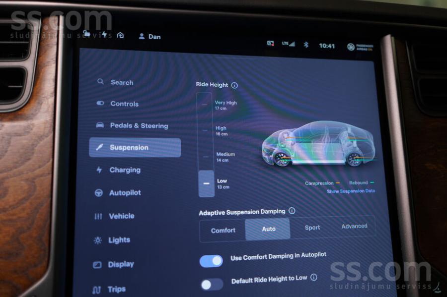 Black Tesla Model S 2020 in Riga, with an engine capacity of 0.00 L and mileage of 159 thousand km for 33790 €, photo 22 on AUTOMOTO.COM.LV