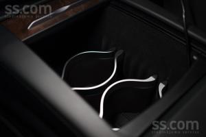 Black Tesla Model S 2020 in Riga, with an engine capacity of 0.00 L and mileage of 159 thousand km for 33790 €, photo 25 on AUTOMOTO.COM.LV