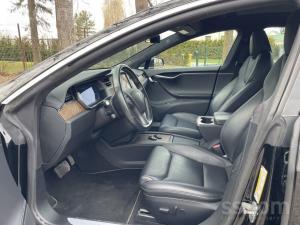 Black Tesla Model S 2020 in Riga, with an engine capacity of 0.00 L and mileage of 168 thousand km for 31490 €, photo 12 on AUTOMOTO.COM.LV