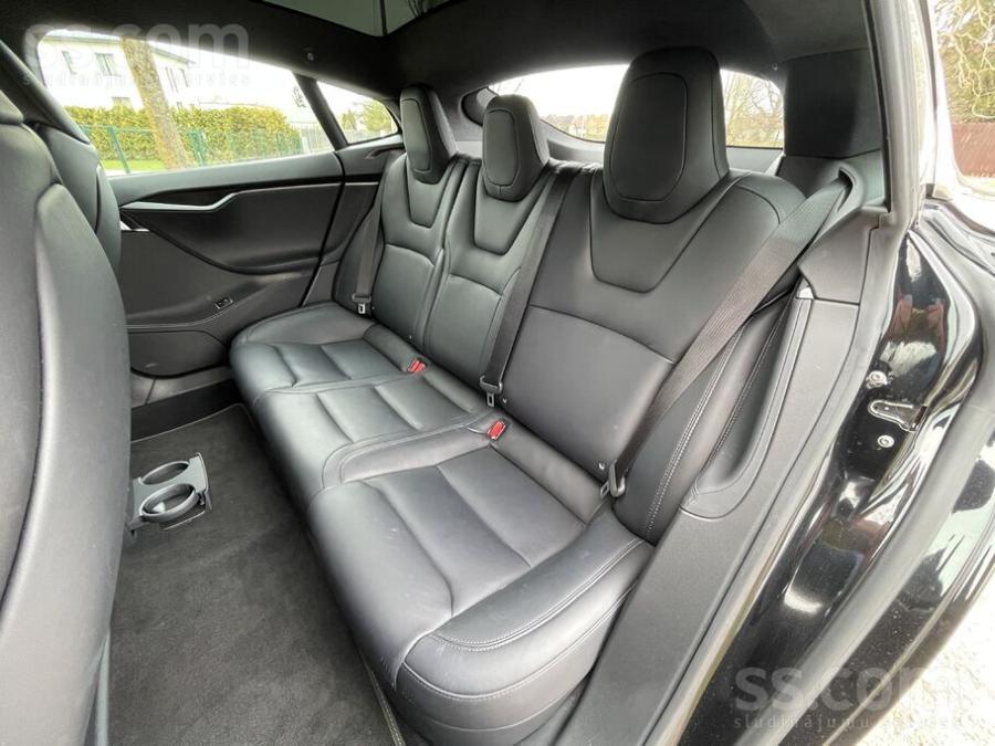 Black Tesla Model S 2020 in Riga, with an engine capacity of 0.00 L and mileage of 168 thousand km for 31490 €, photo 14 on AUTOMOTO.COM.LV