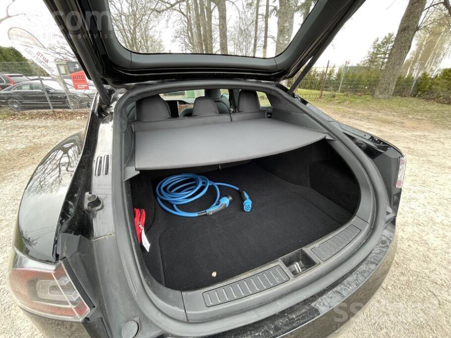 Black Tesla Model S 2020 in Riga, with an engine capacity of 0.00 L and mileage of 168 thousand km for 31490 €, photo 15 on AUTOMOTO.COM.LV