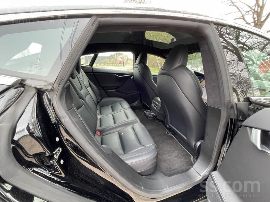 Black Tesla Model S 2020 in Riga, with an engine capacity of 0.00 L and mileage of 168 thousand km for 31490 €, photo 16 on AUTOMOTO.COM.LV