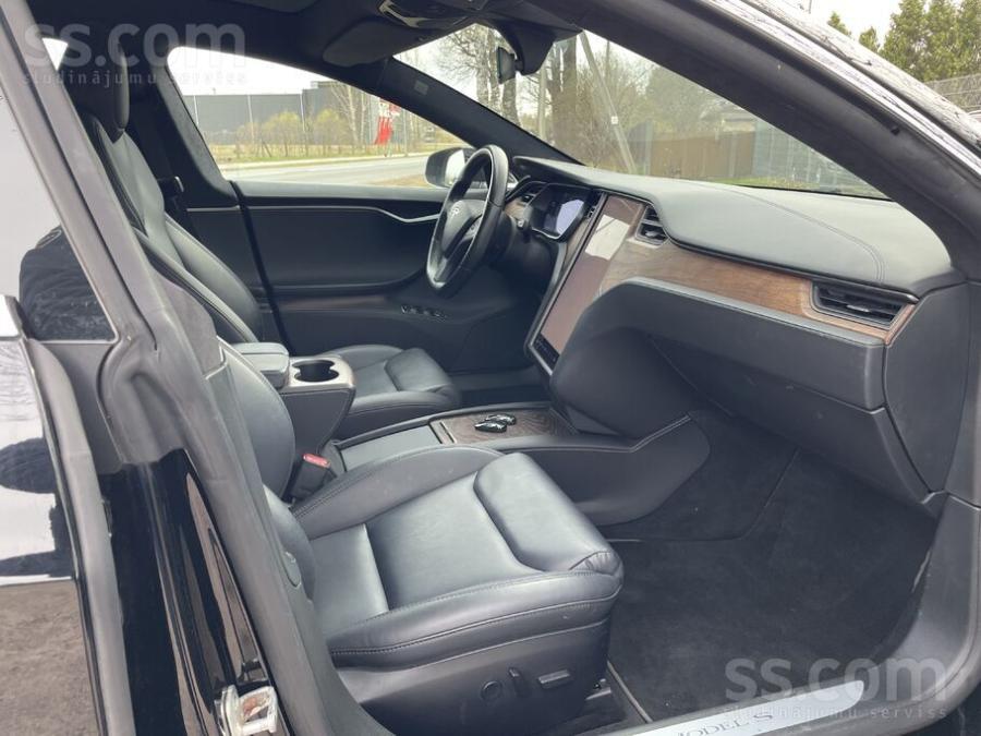 Black Tesla Model S 2020 in Riga, with an engine capacity of 0.00 L and mileage of 168 thousand km for 31490 €, photo 17 on AUTOMOTO.COM.LV