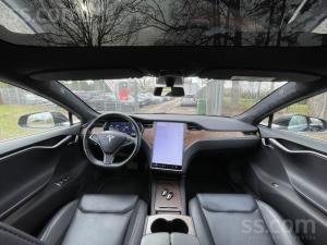 Black Tesla Model S 2020 in Riga, with an engine capacity of 0.00 L and mileage of 168 thousand km for 31490 €, photo 20 on AUTOMOTO.COM.LV
