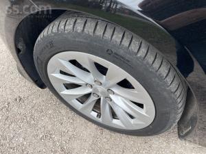 Black Tesla Model S 2020 in Riga, with an engine capacity of 0.00 L and mileage of 168 thousand km for 31490 €, photo 36 on AUTOMOTO.COM.LV