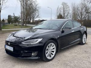 Черный Тесла Модель С 2020 в Рига, объемом двигателя 0.00 л и пробегом 168 тыс. км за 31490 €, фото  на AUTOMOTO.COM.LV
