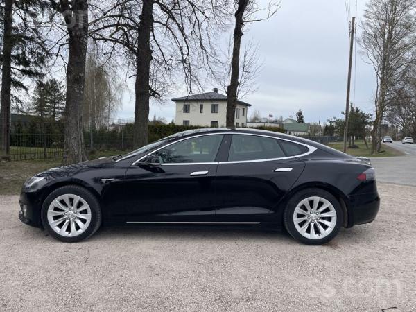 Melns Tesla Model S 2020 Rīga, ar dzinēja tilpumu 0.00 L un nobraukumu 168 tūkst. km par 31490 €, foto 2 vietnē AUTOMOTO.COM.LV