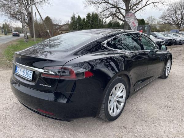 Melns Tesla Model S 2020 Rīga, ar dzinēja tilpumu 0.00 L un nobraukumu 168 tūkst. km par 31490 €, foto 5 vietnē AUTOMOTO.COM.LV