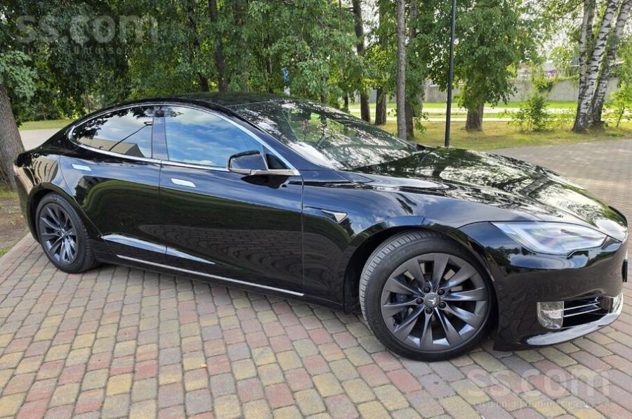 Black Tesla Model S 2020 in Riga, with an engine capacity of 0.00 L and mileage of 67 thousand km for 34034 €, photo 4 on AUTOMOTO.COM.LV