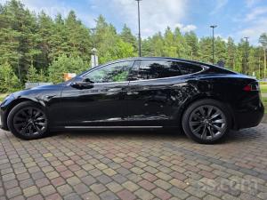 Black Tesla Model S 2020 in Riga, with an engine capacity of 0.00 L and mileage of 67 thousand km for 34034 €, photo 8 on AUTOMOTO.COM.LV