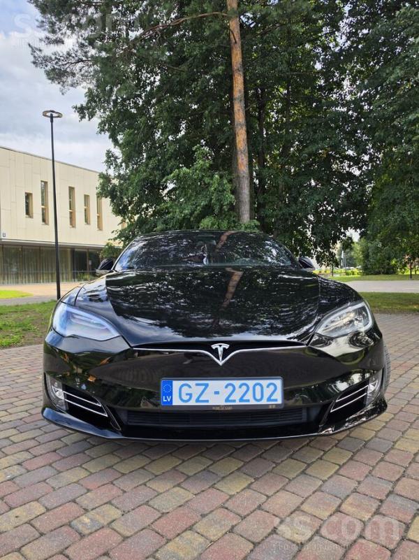 Черный Тесла Модель С 2020 в Рига, объемом двигателя 0.00 л и пробегом 67 тыс. км за 34034 €, фото 8 на AUTOMOTO.COM.LV