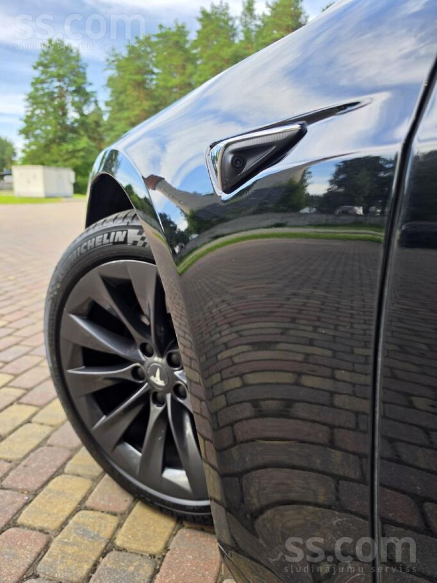 Black Tesla Model S 2020 in Riga, with an engine capacity of 0.00 L and mileage of 67 thousand km for 34034 €, photo 10 on AUTOMOTO.COM.LV