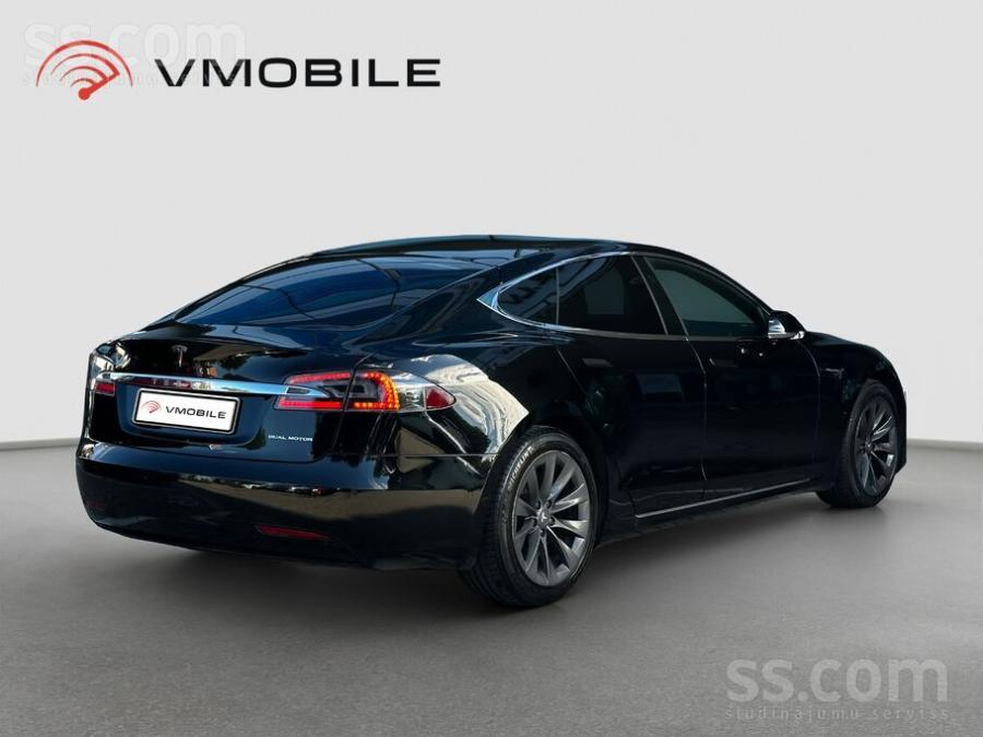 Melns Tesla Model S 2020 Rīga, ar dzinēja tilpumu 0.00 L un nobraukumu 70 tūkst. km par 34870 €, foto 3 vietnē AUTOMOTO.COM.LV
