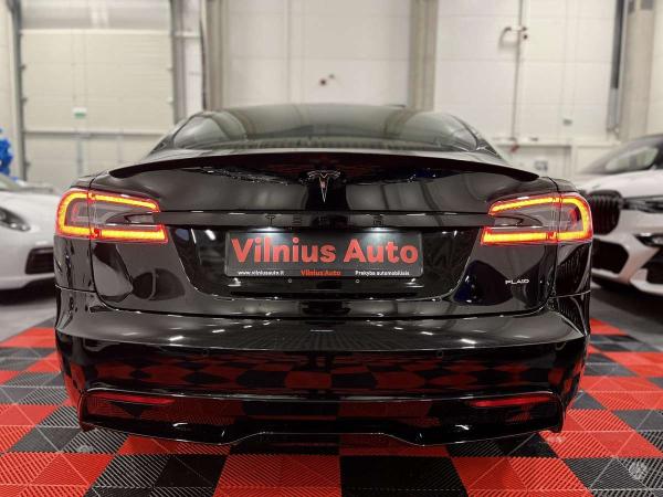 Black Tesla Model S 2021 in Vilnius, with an engine capacity of 0.00 L and mileage of 22 thousand km for 69999 €, photo 6 on AUTOMOTO.COM.LV