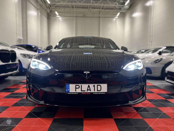 Black Tesla Model S 2021 in Vilnius, with an engine capacity of 0.00 L and mileage of 22 thousand km for 69999 €, photo 10 on AUTOMOTO.COM.LV