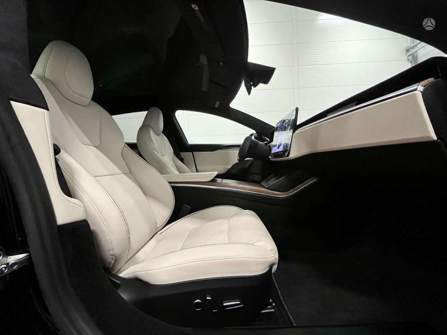 Melns Tesla Model S 2021 Viļņa, ar dzinēja tilpumu 0.00 L un nobraukumu 25 tūkst. km par 69999 €, foto 17 vietnē AUTOMOTO.COM.LV