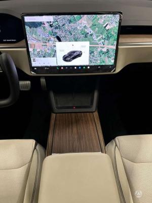 Melns Tesla Model S 2021 Viļņa, ar dzinēja tilpumu 0.00 L un nobraukumu 25 tūkst. km par 69999 €, foto 26 vietnē AUTOMOTO.COM.LV