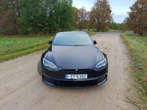 Black Tesla Model S 2021 in Vilnius, with an engine capacity of 0.00 L and mileage of 61 thousand km for 40000 €, photo  on AUTOMOTO.COM.LV