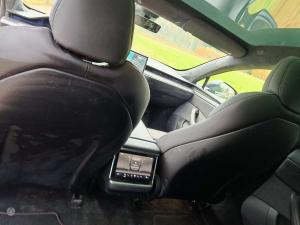 Black Tesla Model S 2021 in Vilnius, with an engine capacity of 0.00 L and mileage of 61 thousand km for 40000 €, photo 15 on AUTOMOTO.COM.LV