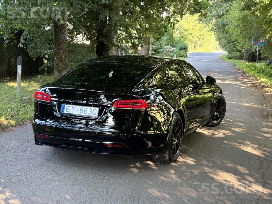 Melns Tesla Model S 2022 Rīga, ar dzinēja tilpumu 0.00 L un nobraukumu 75 tūkst. km par 48000 €, foto 7 vietnē AUTOMOTO.COM.LV