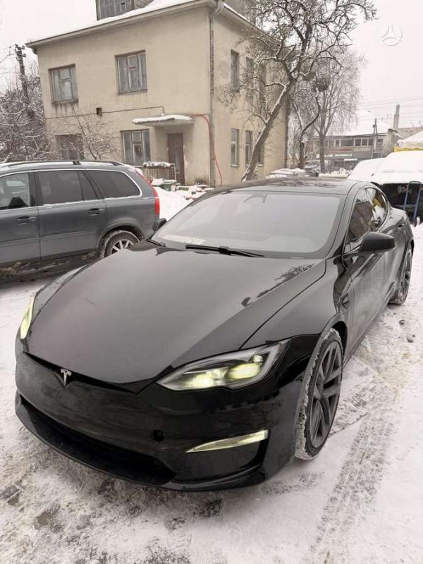 Melns Tesla Model S 2024 Kauņa, ar dzinēja tilpumu 0.00 L un nobraukumu 7 tūkst. km par 69000 €, foto 2 vietnē AUTOMOTO.COM.LV